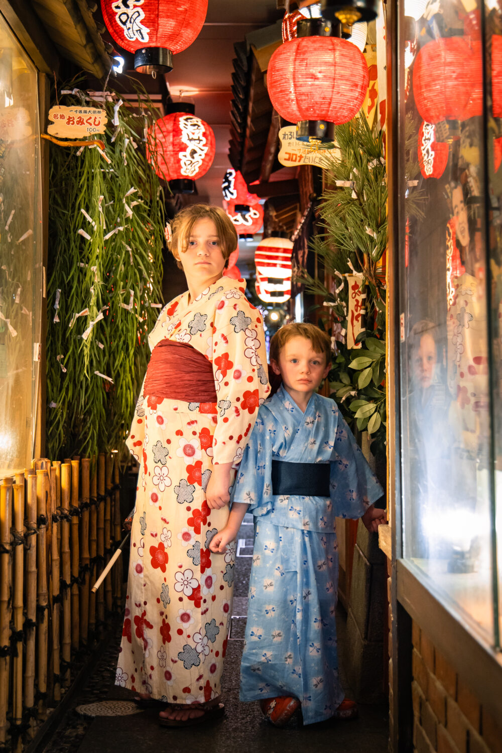 A family photo shooting with a professional photographer in Namba ...