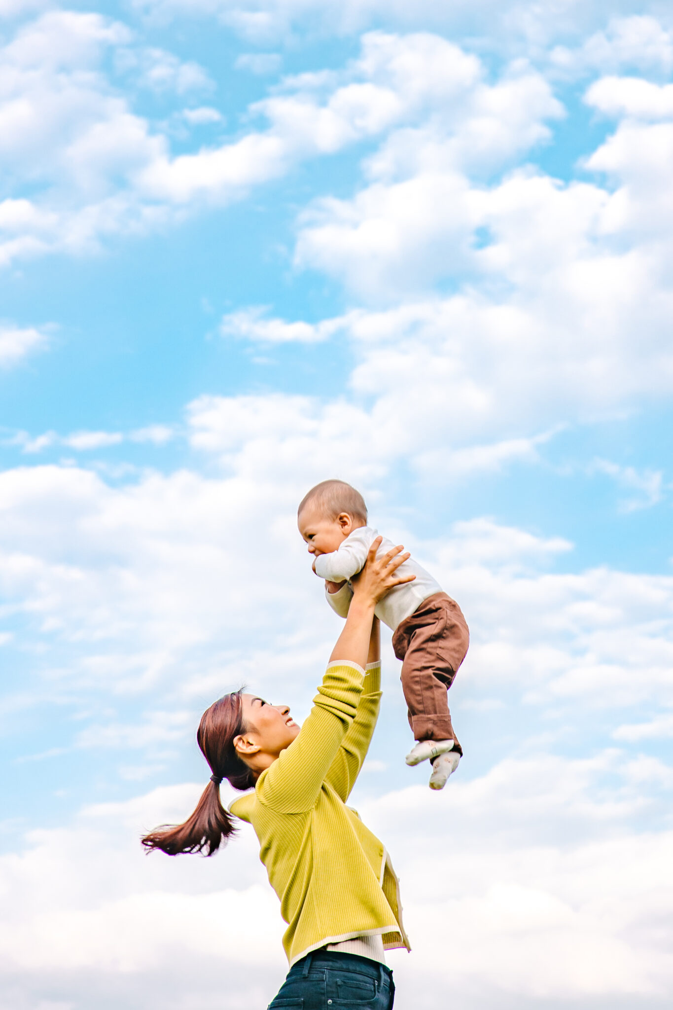 A Family photo shooting in Osaka Japan, Nov 2022 | Photoguider-Japan