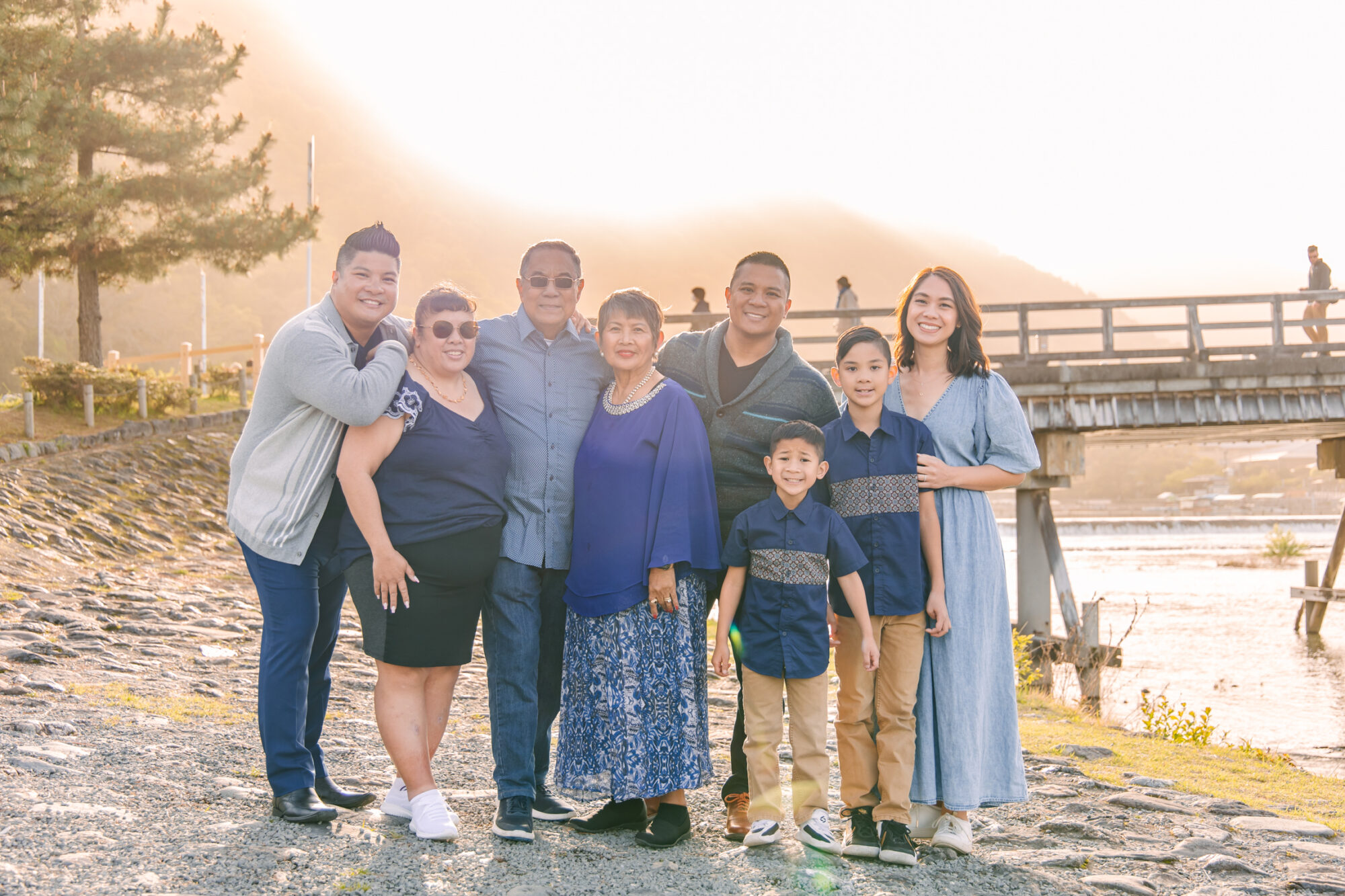 Big family photoshooting in Arashiyama, Kyoto!!! | Photoguider-Japan