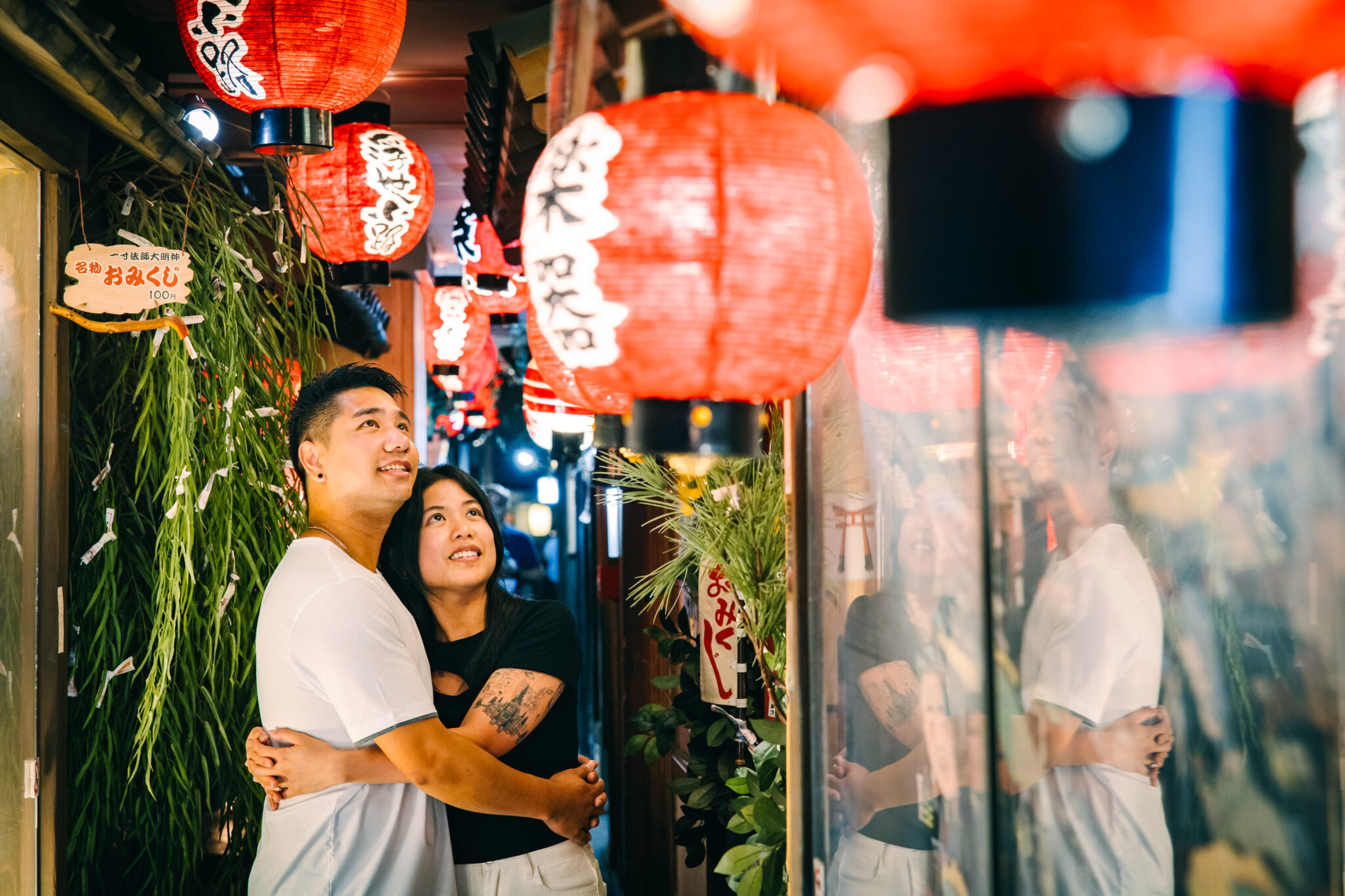 A night photo shooting in Osaka with a cheerful couple! | Photoguider-Japan